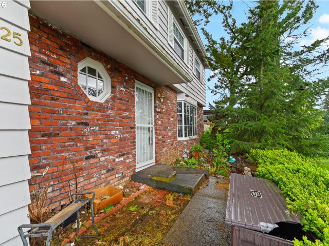 1025 NE 176TH AVE