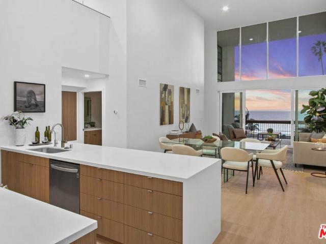 1025 Ocean Ave, 302, Santa Monica, CA