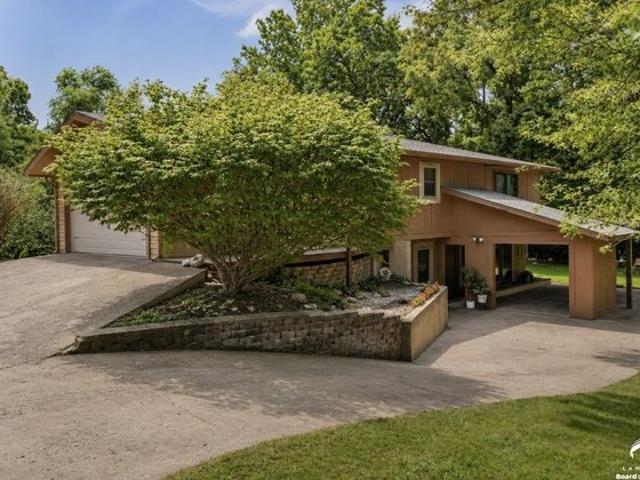 1025 Acorn Dr, Eudora, KS 66025