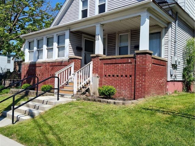1025 Champlin Avenue