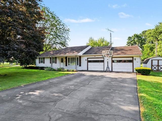 1025 Clausen Ave, Three Rivers, MI 49093