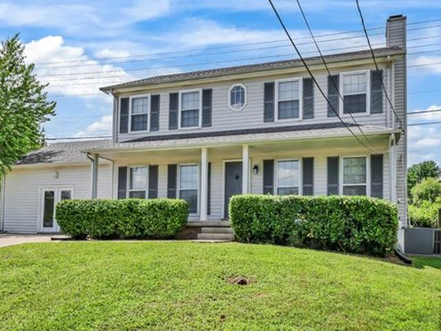 1025 Dandelion Dr, Clarksville, TN 37042