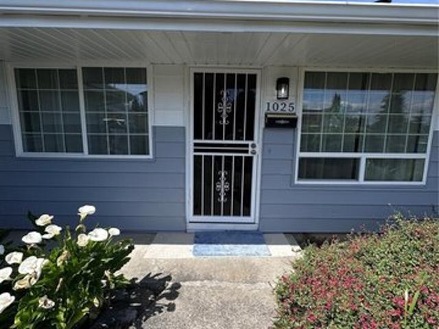 1025 E 53rd St, Tacoma, WA 98404