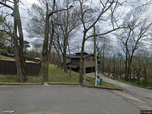 1025 E Company St, Fayetteville, AR 72701