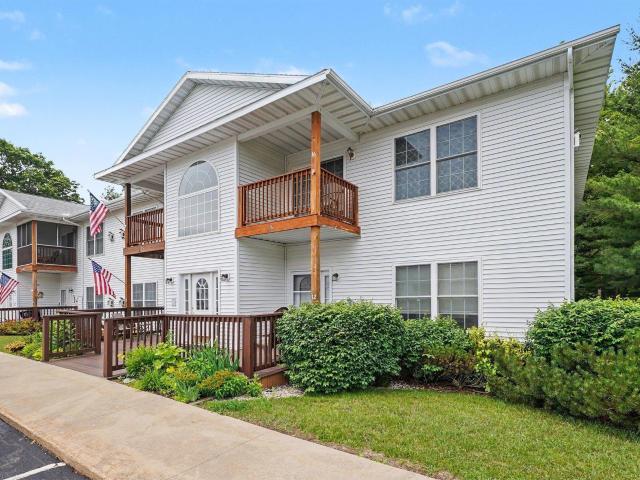 1025 E Lincoln