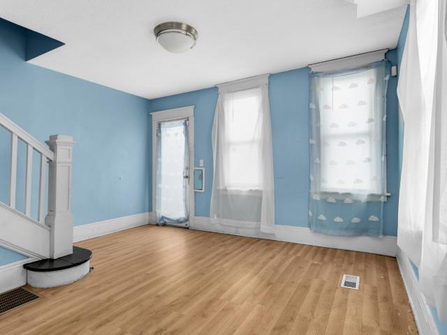 1025 E McLean Ave, St. Paul, MN 55106 | MLS #7011