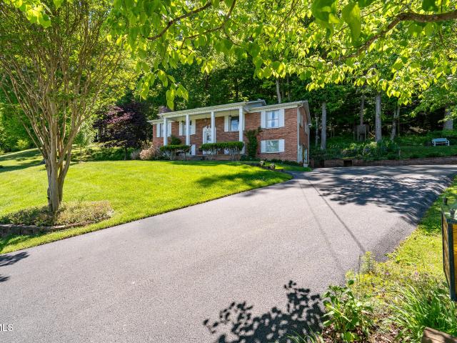 1025 Eastbrook Drive