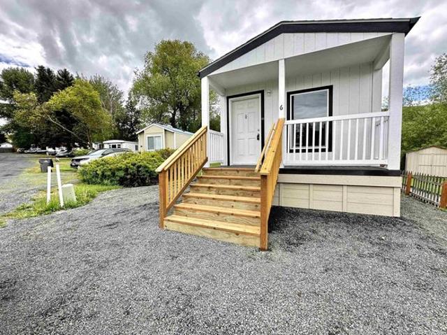 1025 Eid Rd Trlr 6, Moscow, ID 83843