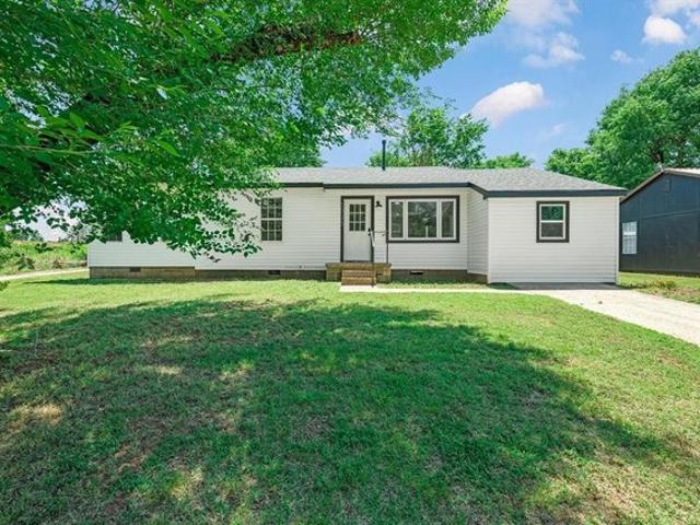 1025 Elmwood Dr, Guthrie, OK 73044