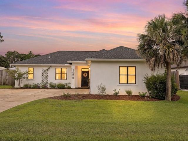 1025 Forest Shore Dr, Miramar Beach, FL 32550