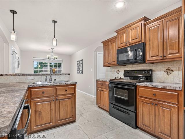 1025 Hamilton Circle