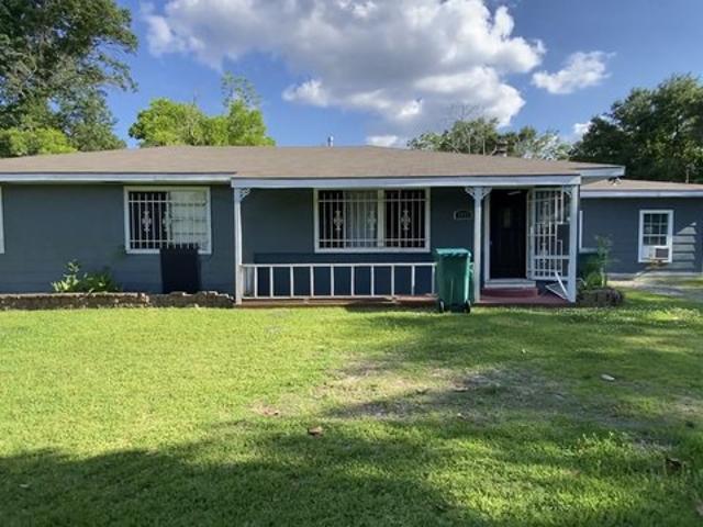 1025 Henderson Ave, Orange, TX 77630