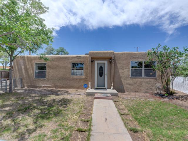 1025 Lynch Court NW