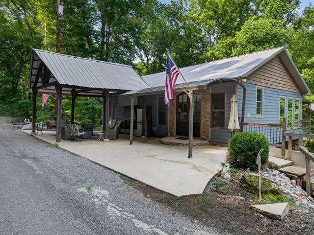 1025 Lakeside Dr, Smithville, TN 37166