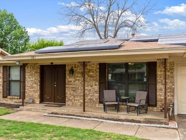 1025 Livingston Dr, Hurst, TX 76053 | MLS #21215
