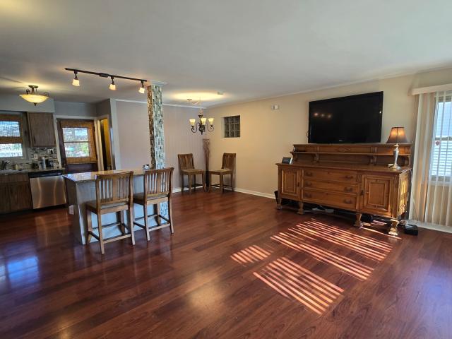 1025 Longaker Road
