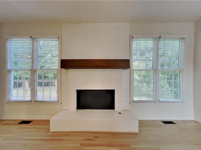 1025 Russell Point