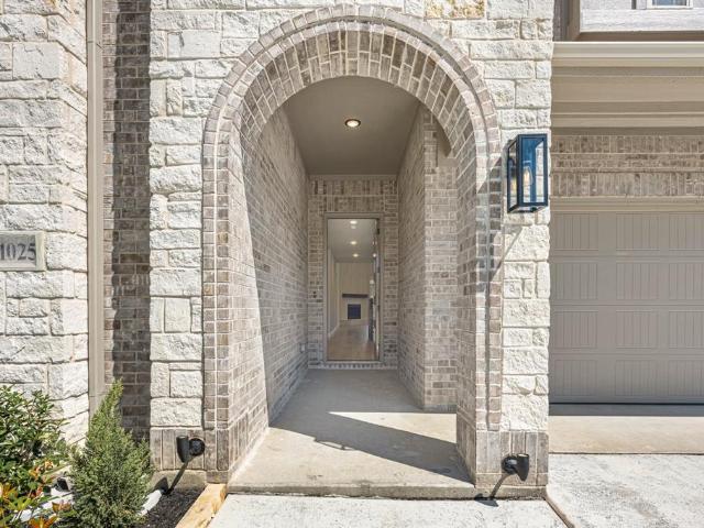 1025 Raptor Road