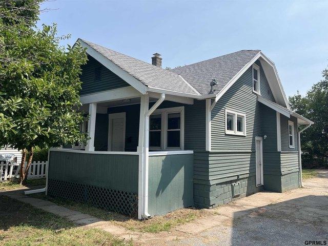 1025 S 28th St, Omaha, NE 68105
