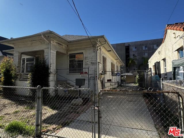 1025 S Kenmore Ave, Los Angeles, CA 90006 | MLS #25628