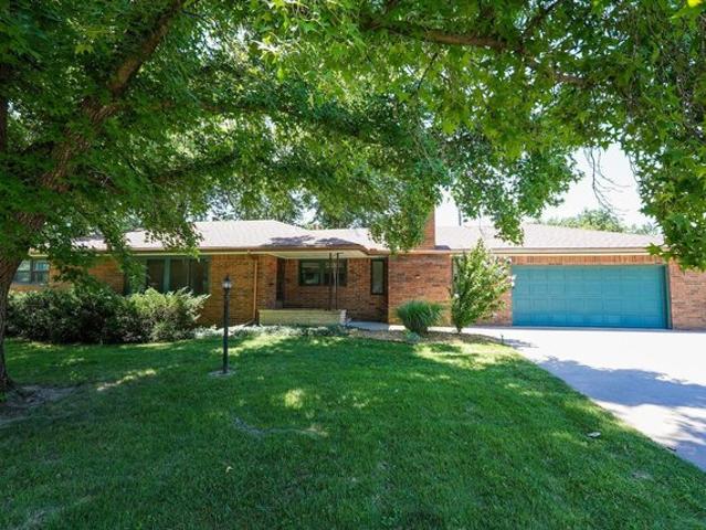 1025 S High St, El Dorado, KS 67042