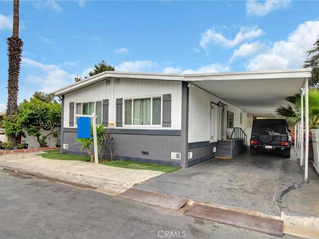 1025 S Riverside 26