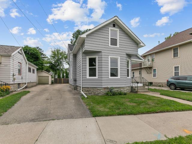 1025 SCHOOL Avenue