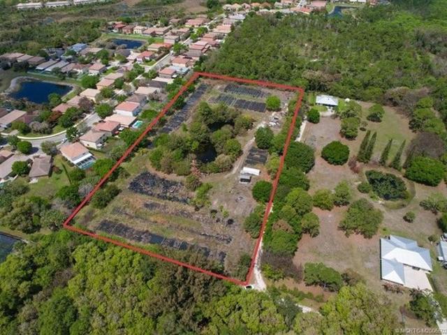 1025 SE Ponderosa Rd, Stuart, FL 34997