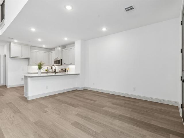 1025 Splitrock Drive