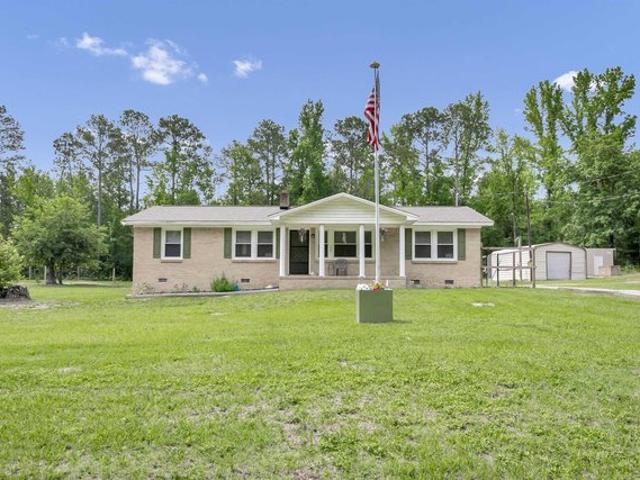 1025 Spring Dr, Lugoff, SC 29078