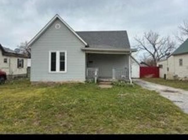1025 W Chestnut St, Carthage, MO 64836
