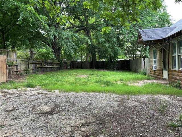 1025 W Baker St, Denison, TX 75020 | MLS #21257