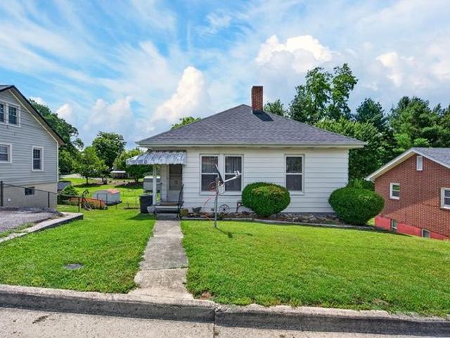 1025 W North St, Wytheville, VA 24382