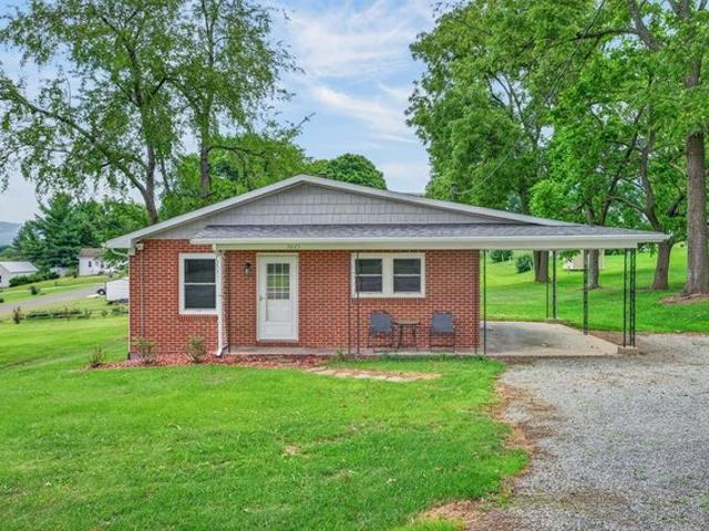 1025 W Washington St, Wytheville, VA 24382