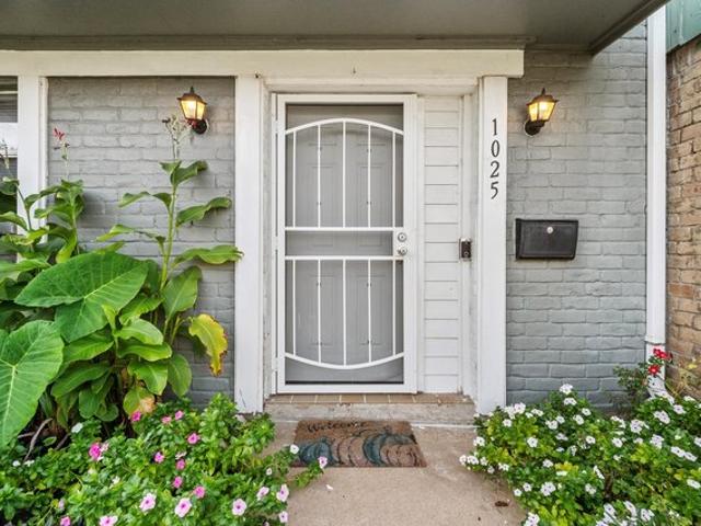 1025 Willow Oaks Cir, Pasadena, TX 77506