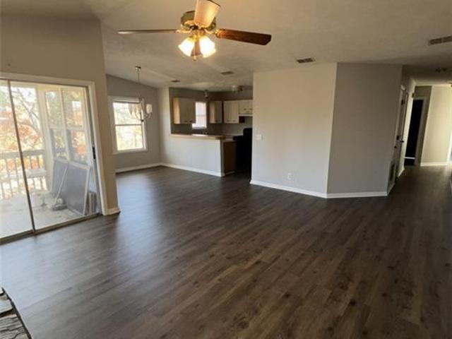 1025 Wood Creek Drive 9