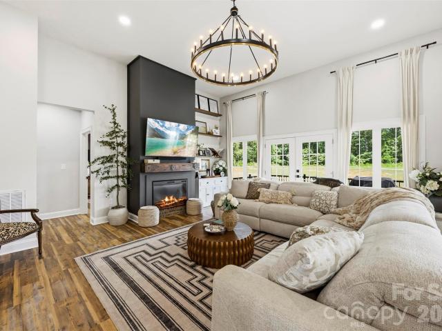 1025 York Road