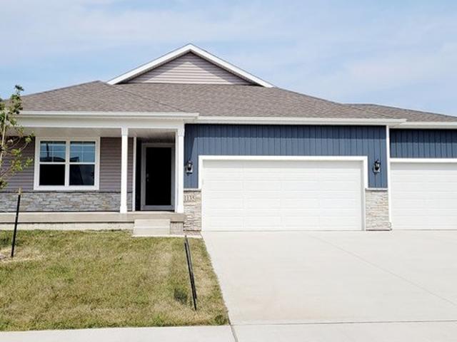 1025 33rd St SE, Altoona, IA 50009