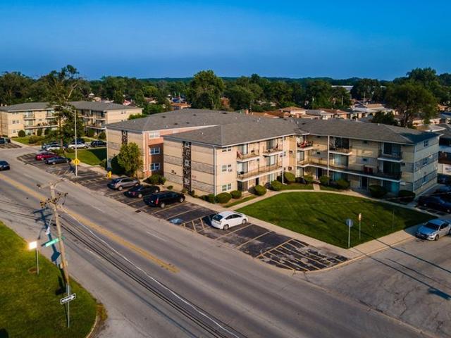 1025 49 W Vermont St, Calumet Park, IL 60827