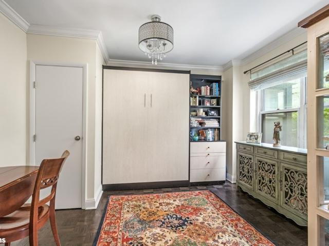 1025 5TH Avenue 2G/S