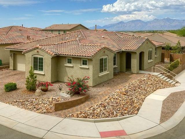 10261 E Iron Horse Trl, Tucson, AZ 85747