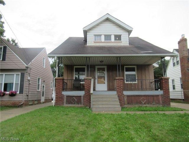 10265 Ackley Rd, Parma Heights, OH 44130