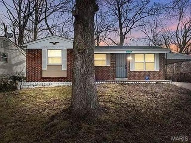10265 Lord Dr, Saint Louis, MO 63136
