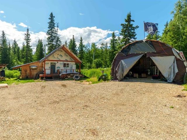 10265 Old Valdez Trl, Salcha, AK 99714