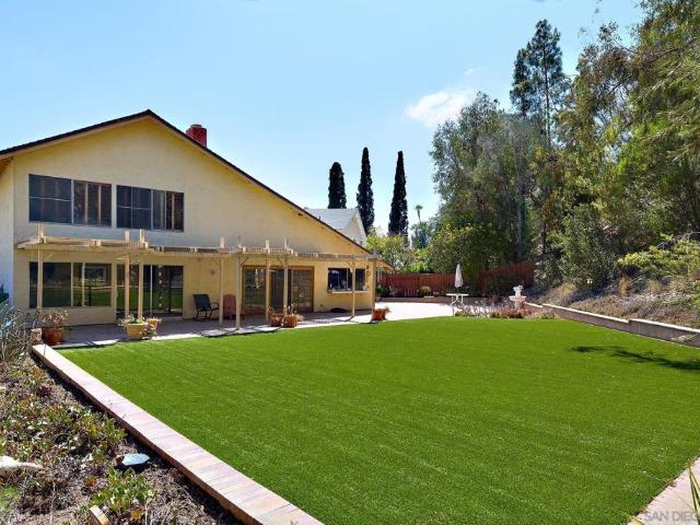 10266 Vista Valle Ct
