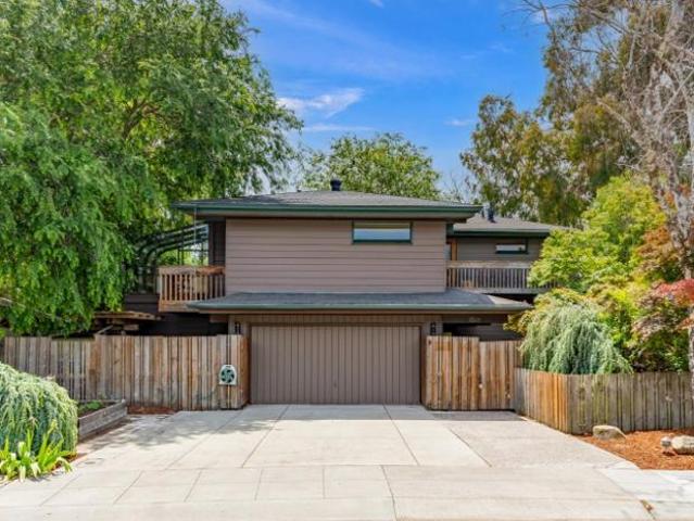 1026 Metro Cir, Palo Alto, CA 94303