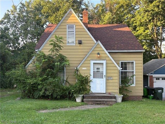 1026 E Schaaf Rd, Brooklyn Heights, OH 44131