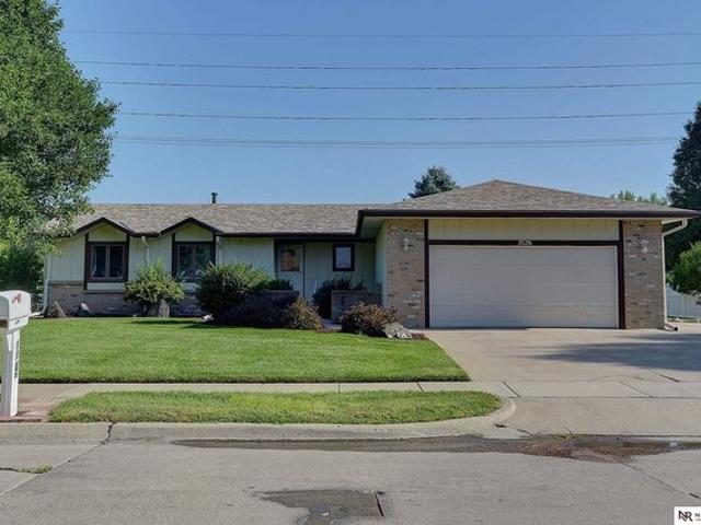 1026 Jones Dr, Fremont, NE 68025