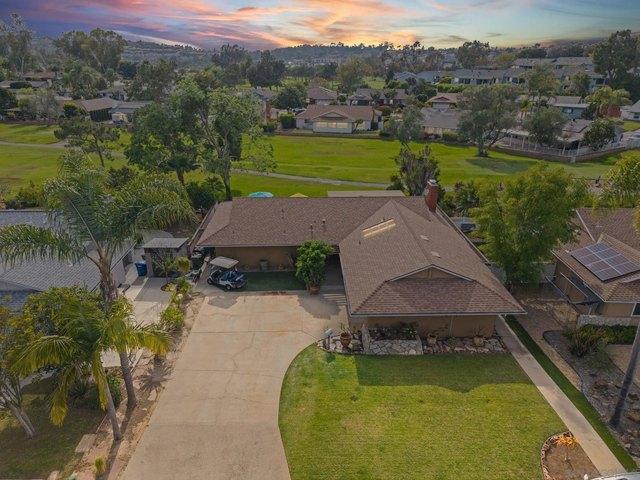 1026 LA Reina Dr, San Marcos, CA 92078