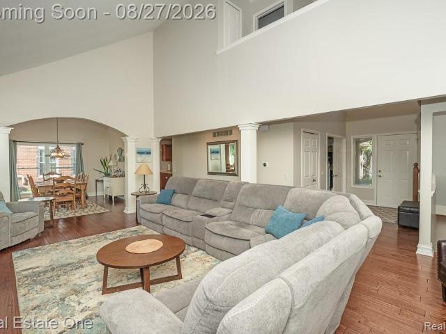 1026 Pointe Place Boulevard